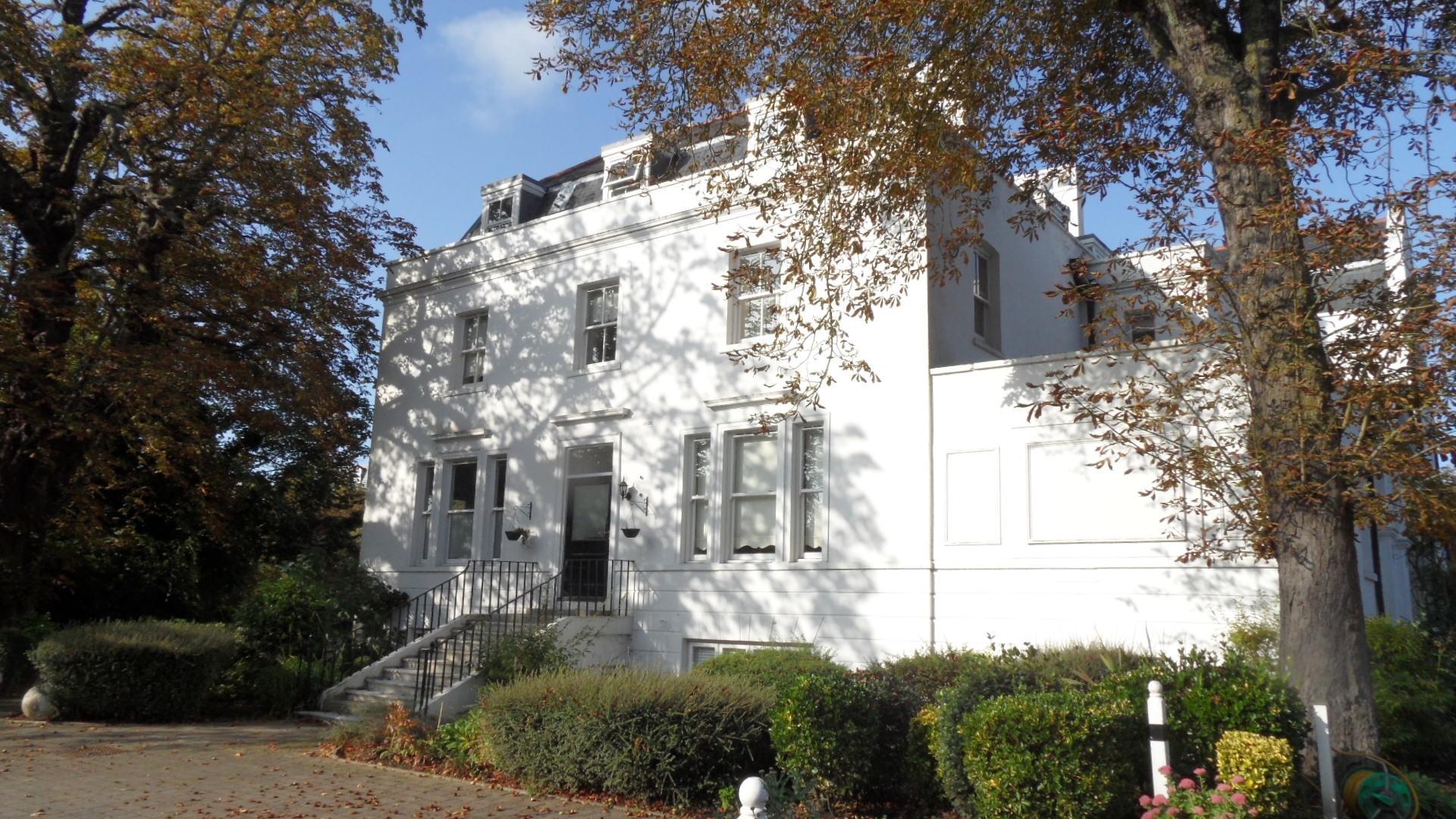 SNARESBROOK HOUSE, Non Civil Parish - 1081018 | Historic England