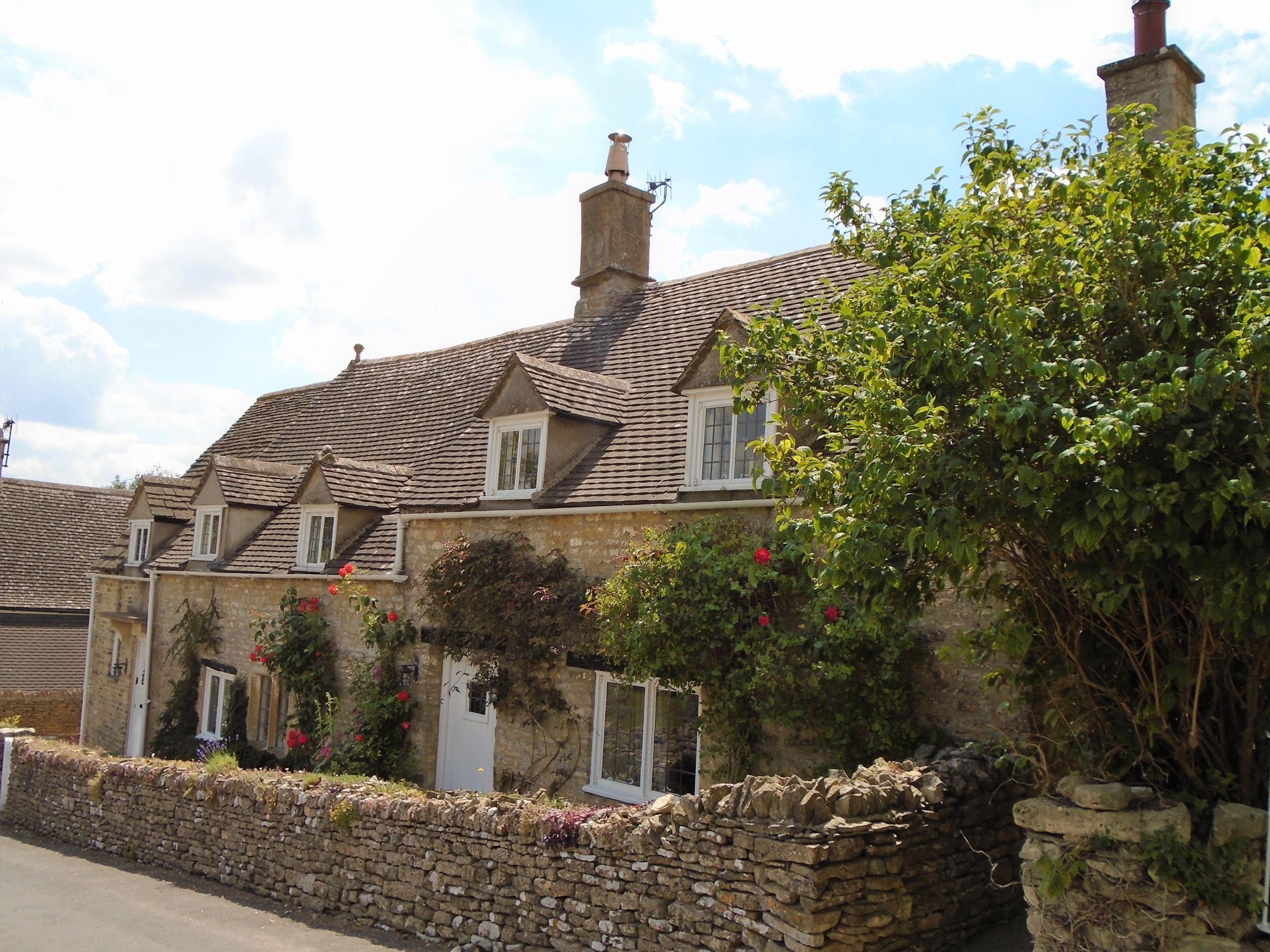 SUNDIAL COTTAGE, Duntisbourne Abbots - 1088462 | Historic England
