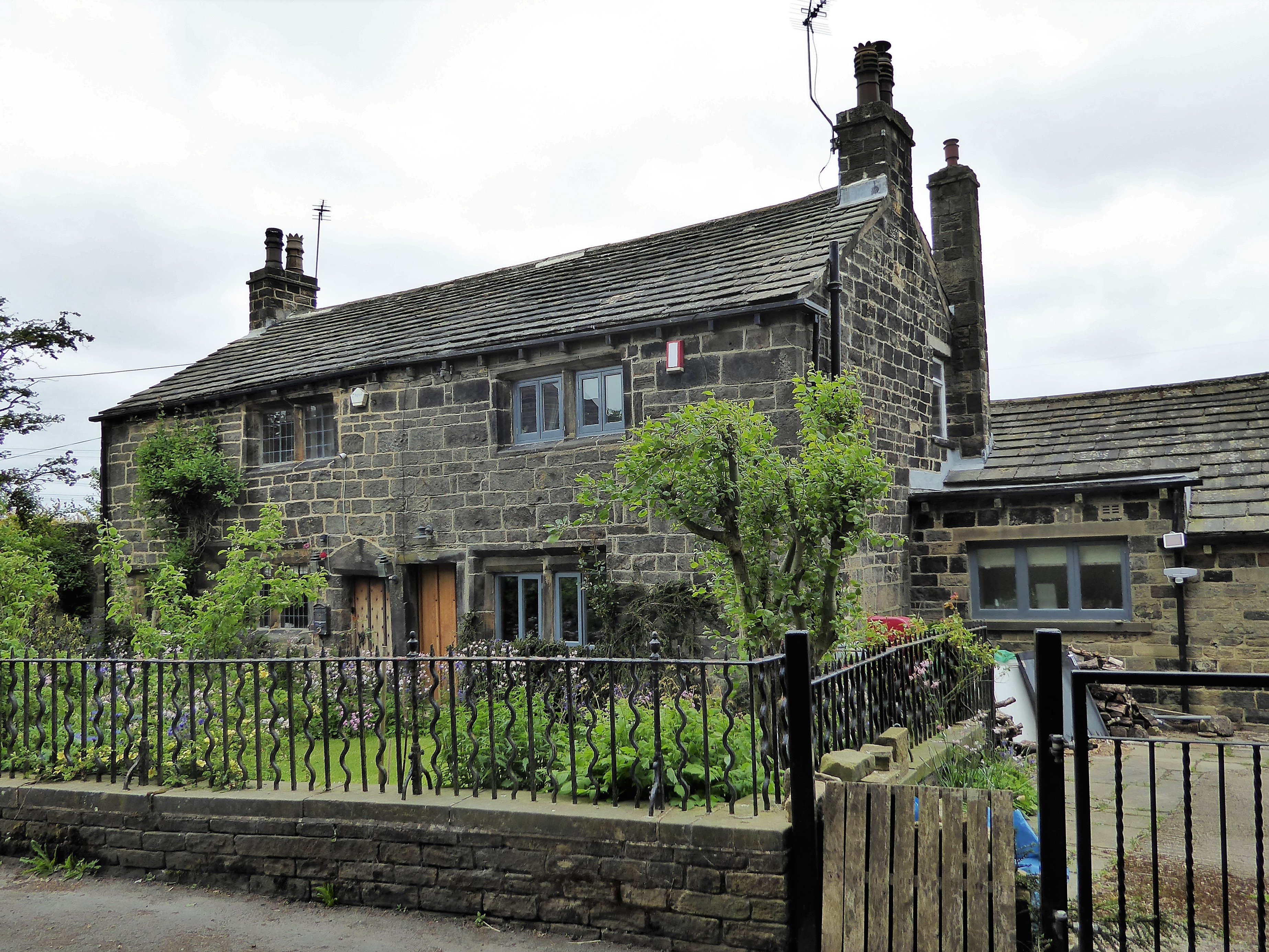 ROYDS HALL COTTAGES, Non Civil Parish - 1133722 | Historic England