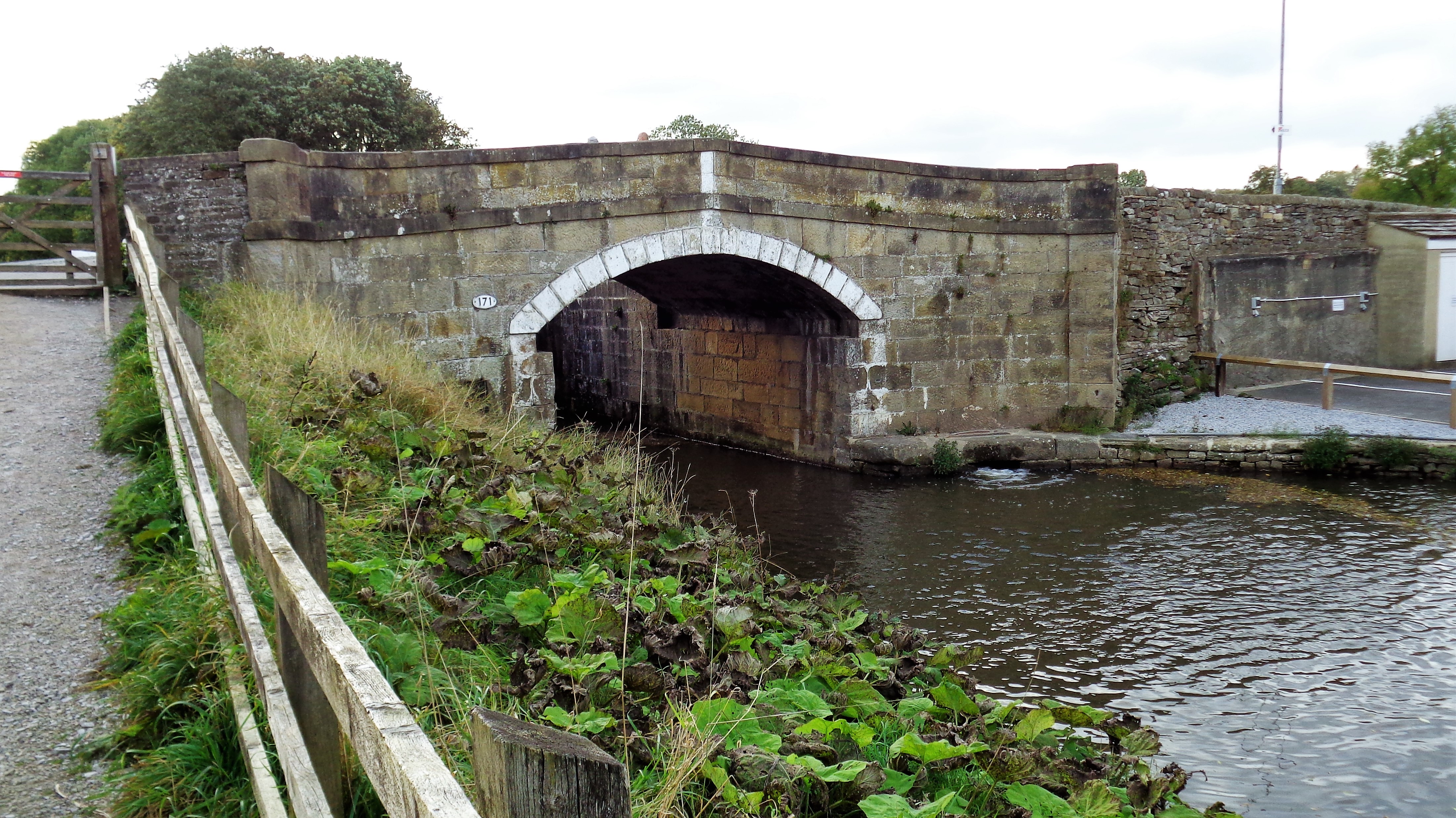 LEEDS AND LIVERPOOL CANAL LOW WAREHOUSE BRIDGE NUMBER 171 AND INTEGRAL ...