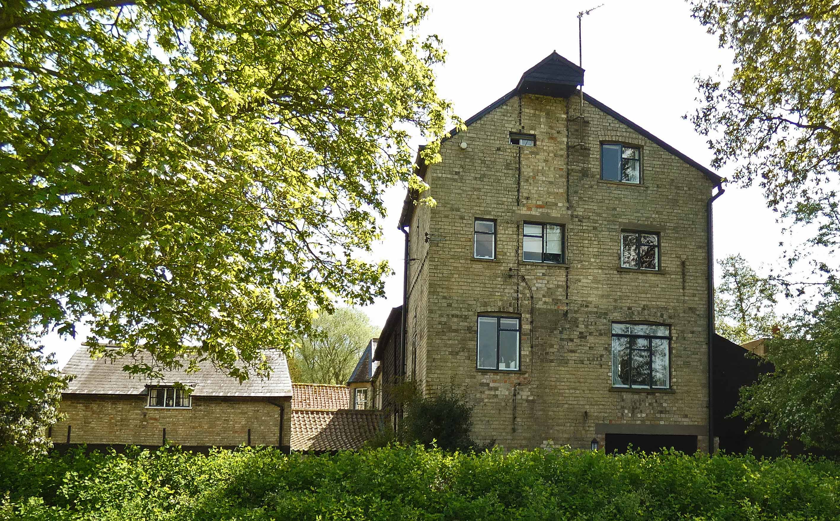 HILDERSHAM MILL, MILLERS HOUSE AND ATTACHED OUTBUILDINGS, Hildersham ...