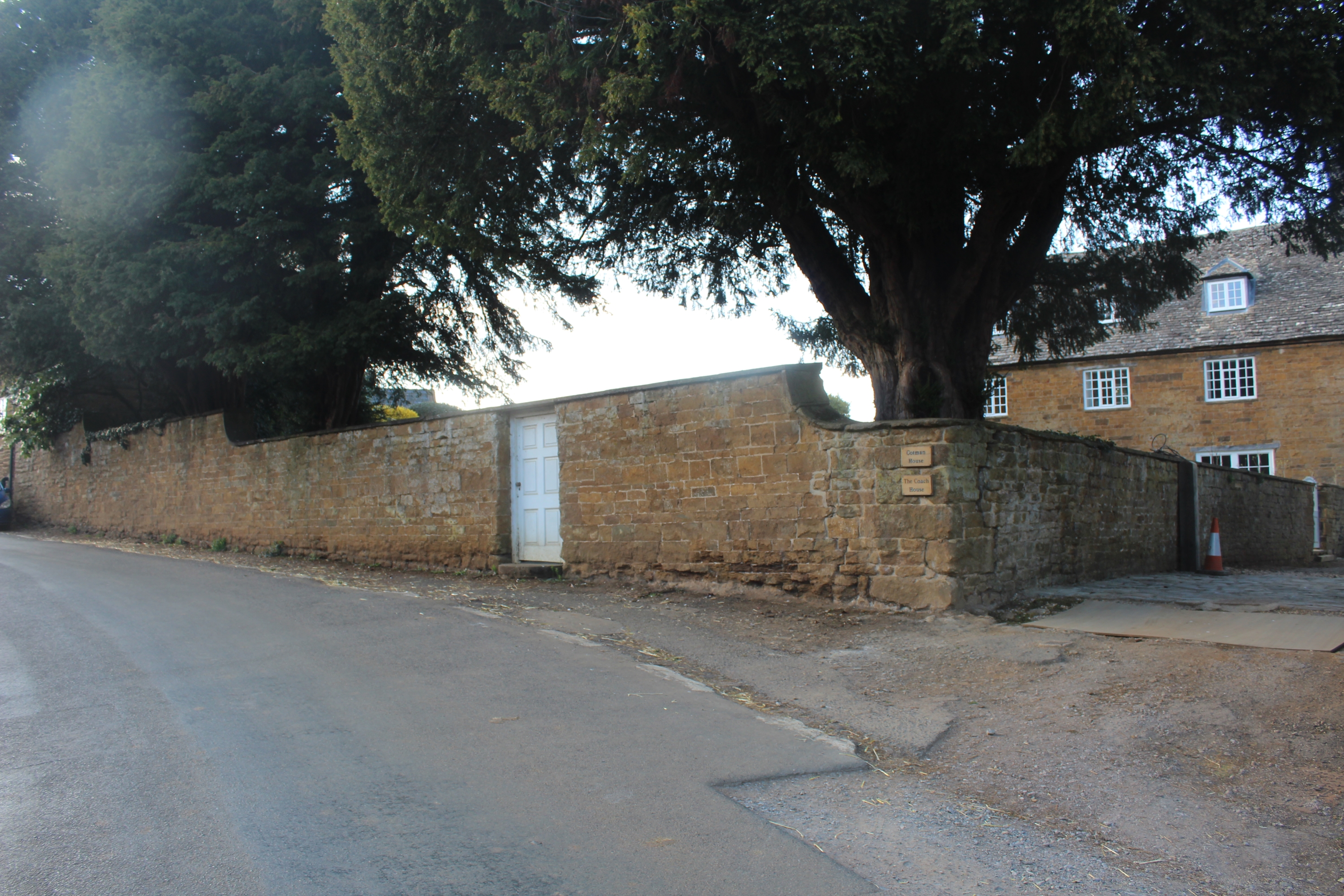 WALL TO COTMAN HOUSE FRONTING MAIN ROAD, Shenington with Alkerton ...