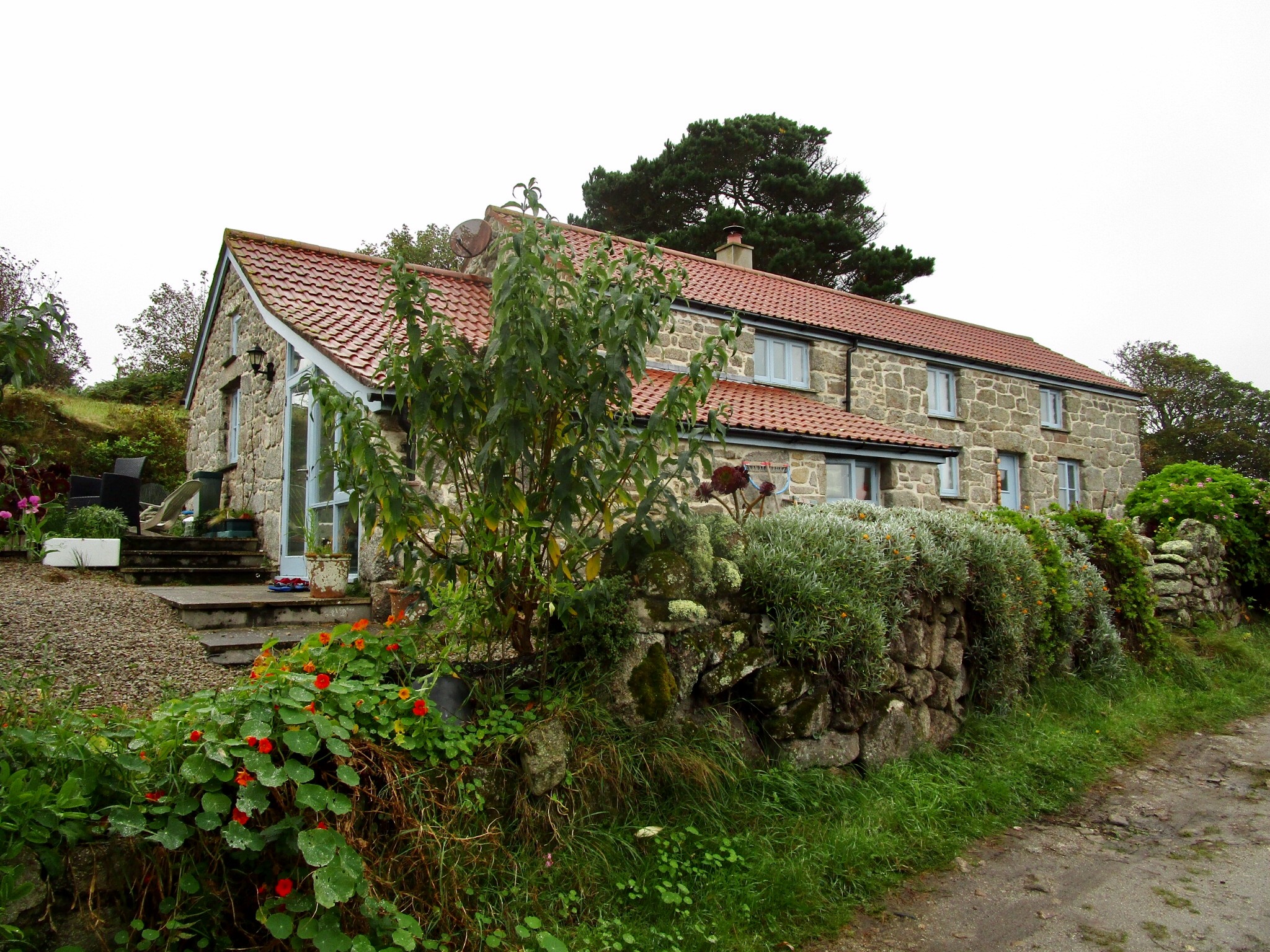 Borough Farm Outbuildings, Tresco - 1376771 | Historic England