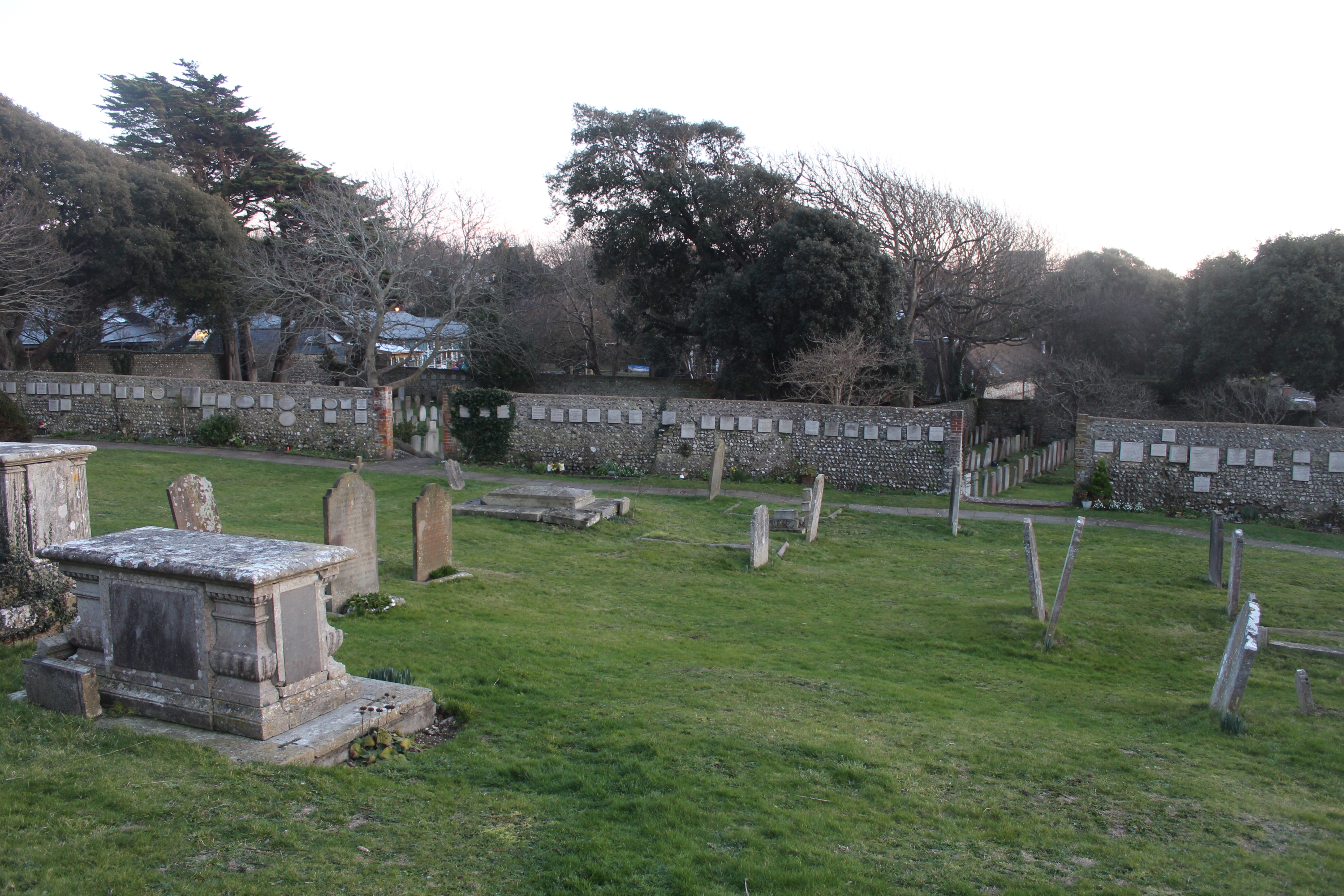 WALLS AND LYCH GATE TO CHURCHYARD OF THE CHURCH OF ST MARGARET ...
